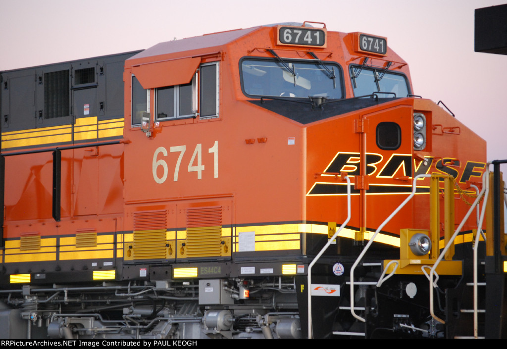 BNSF 6741 lights Up Her Very, Very Brand New BNSF Swoosh Logo as my flash off my camera does it.